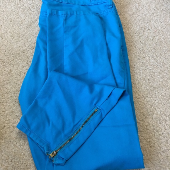 lei | Pants & Jumpsuits | Capri 9 First Picture More Accurate Coloring ...